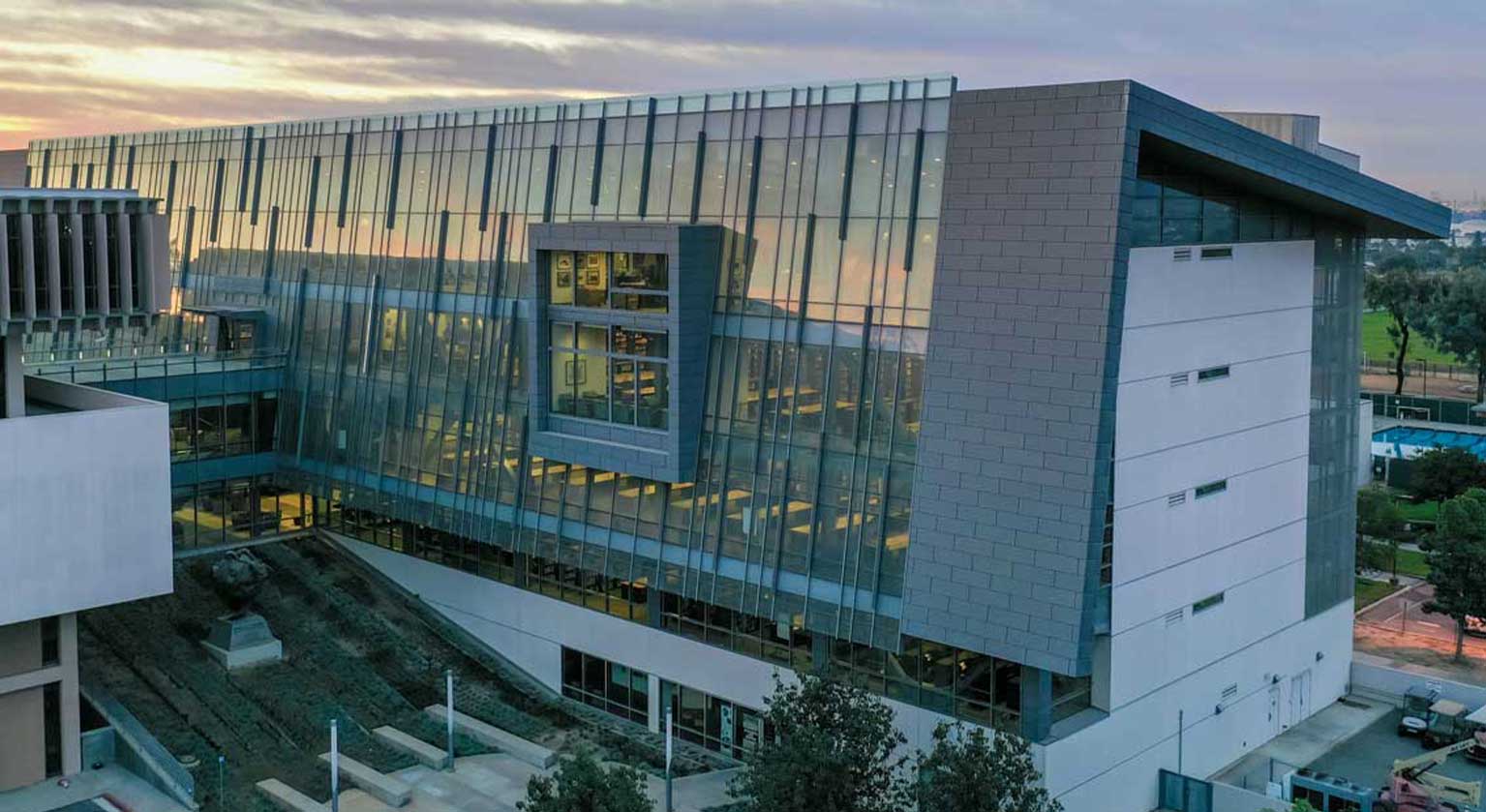 Functionality and Efficiency in Building Envelope Design | Giroux Glass